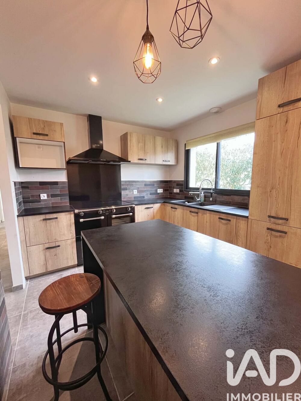 Annonce vente maison 5 pièces de 122m2 à Loupes (33370) - ParuVendu.fr ...