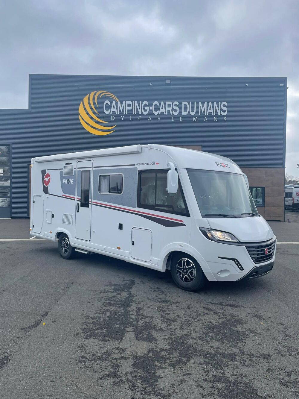 Camping car PILOTE occasion - 2025 - 96200 € - Moncé-en-Belin (Sarthe ...