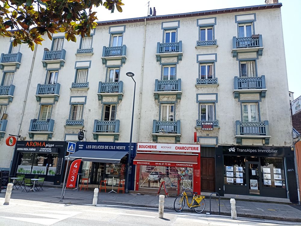 Annonce studio meublé grenoble ile verte, prox tram b + commerces, location 1 pièce de ...