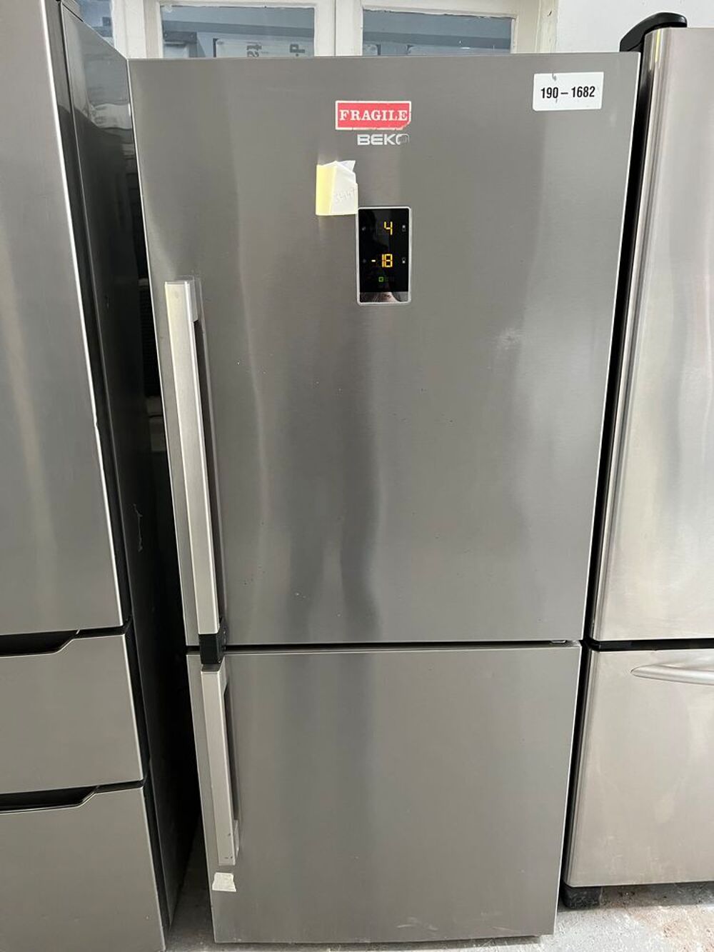 Achetez grand frigo grand quasi neuf, annonce vente à Montreuil (85 ...