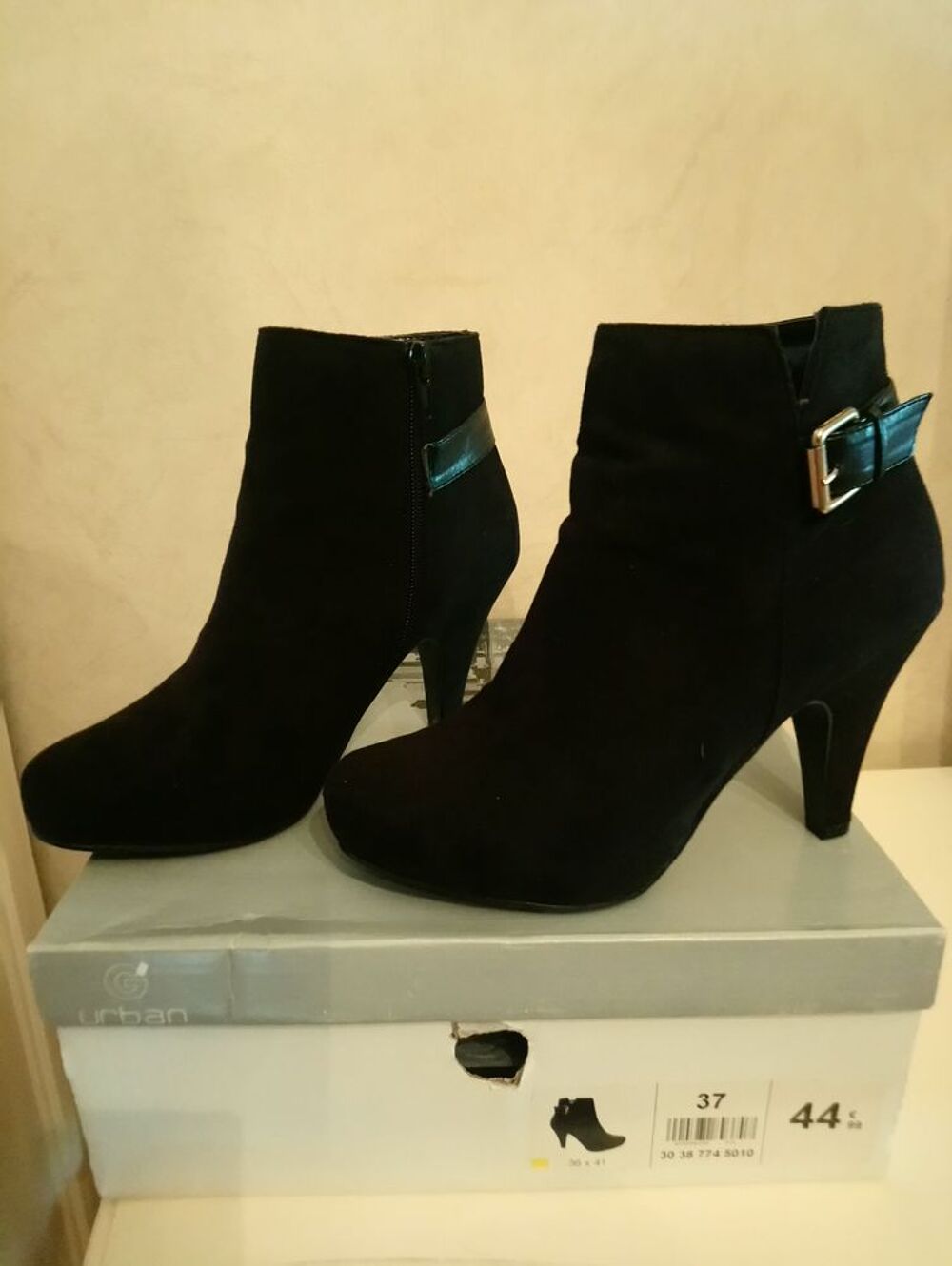 Achetez bottines femmes daim quasi neuf, annonce vente à Soyons (07 ...