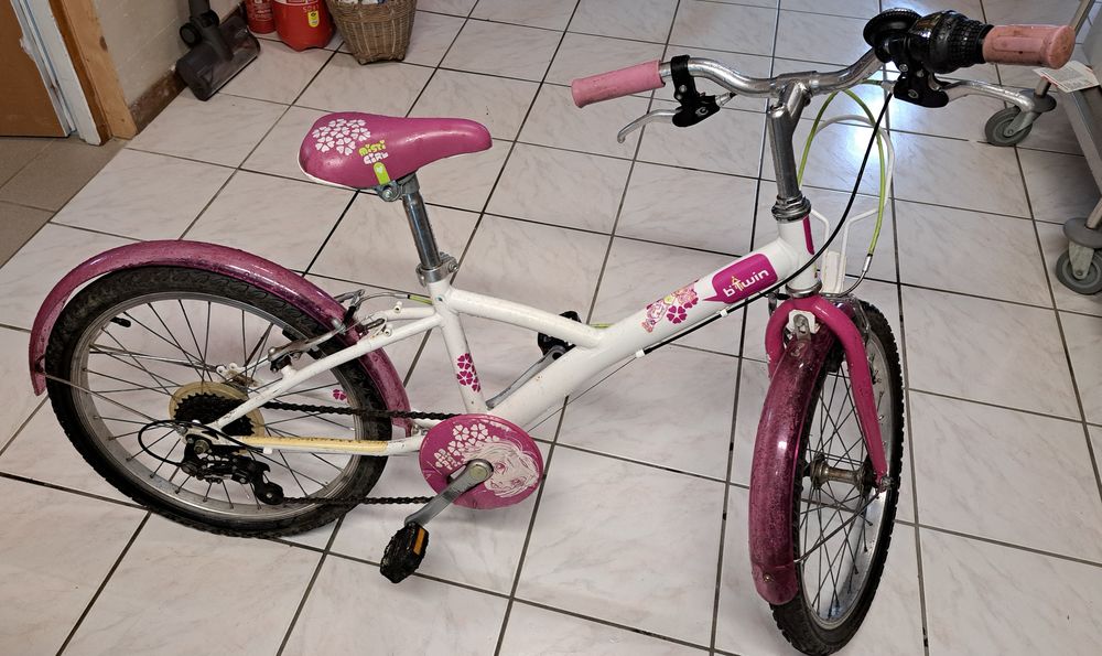 Achetez velo fille 20 pouces occasion, annonce vente à Givrand (85 ...
