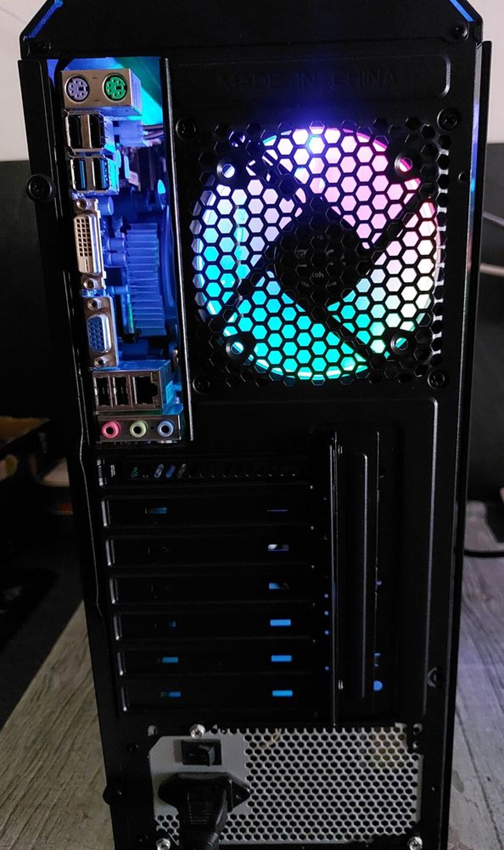 Achetez pc tour windows 10. quasi neuf, annonce vente à Narbonne (11 ...