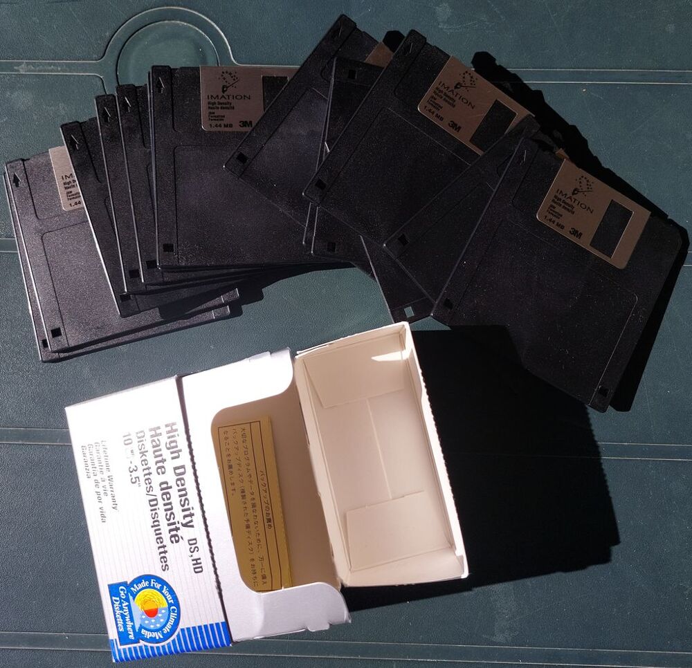 Achetez lot de 30 disquettes occasion, annonce vente à Gap (05) WB168104089