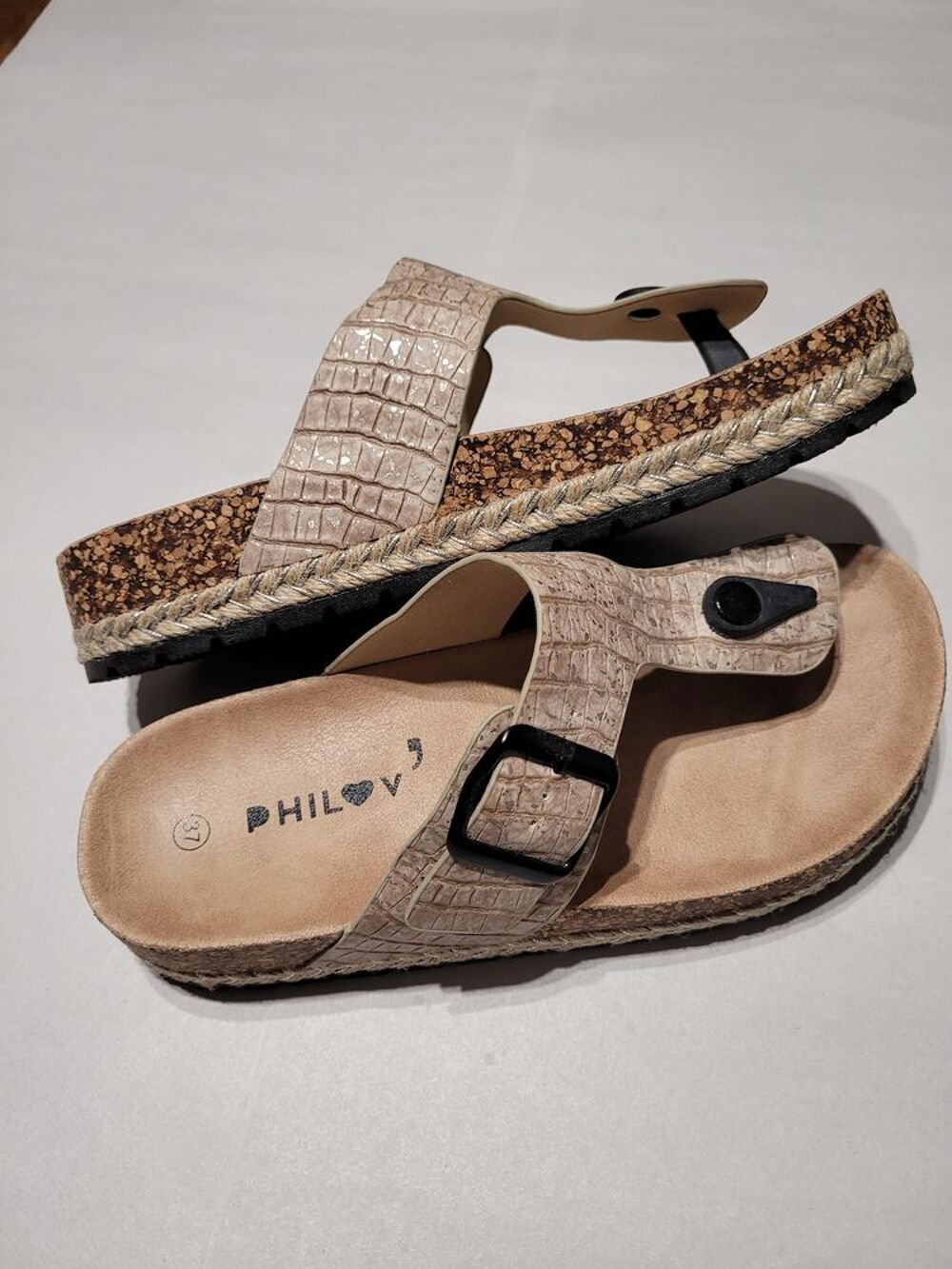 Achetez sandales philov quasi neuf, annonce vente à Saint-Savournin (13 ...