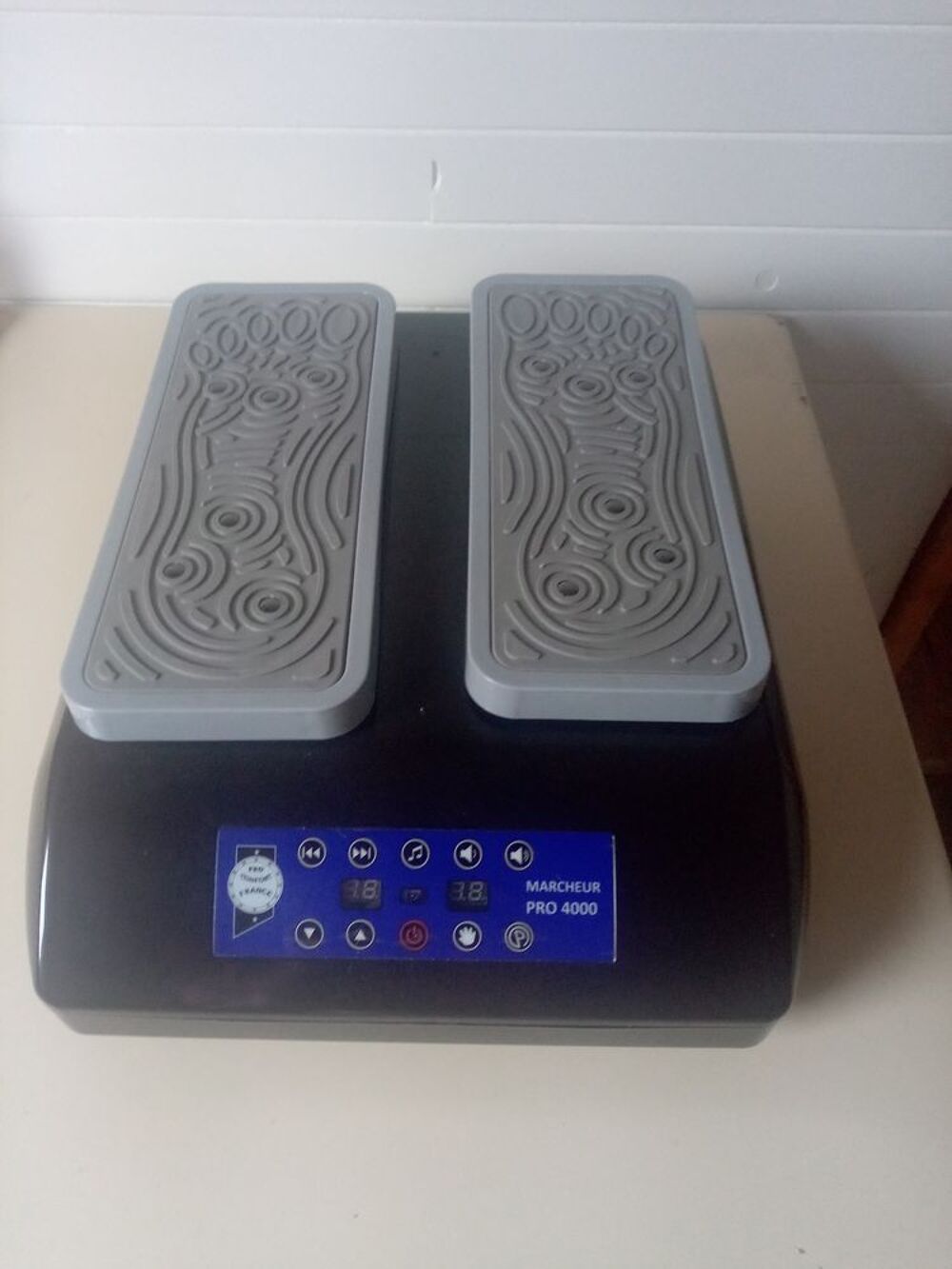Achetez marcheur pro'confort quasi neuf, annonce vente à Saint-Hilaire ...