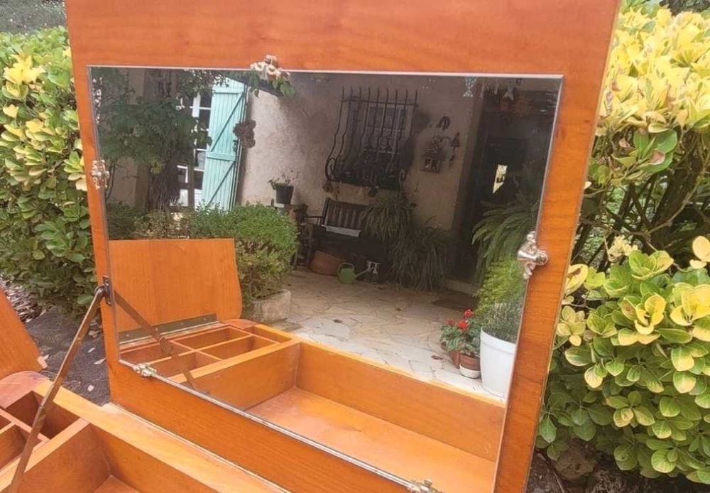 Achetez coiffeuse de qualité occasion, annonce vente à Valbonne (06 ...