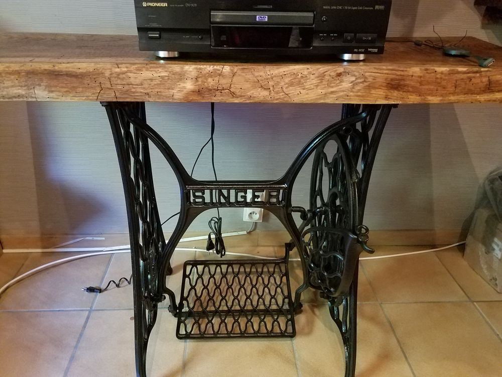 Achetez table console singer quasi neuf, annonce vente à Saint-Jean ...