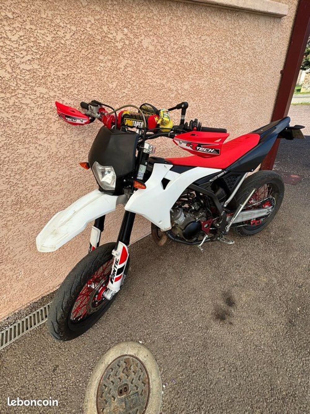 Moto FANTIC 50 cm3 occasion - Super Motard - 2022 - Essence 2 temps ...