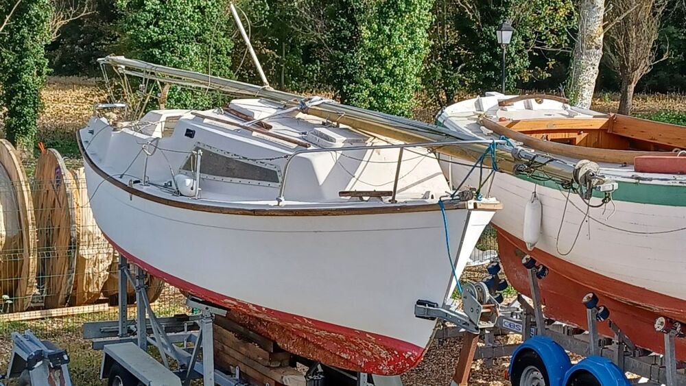 Voilier BENETEAU occasion - Monocoque - 1975 - 5.57 mètres - 3900 ...