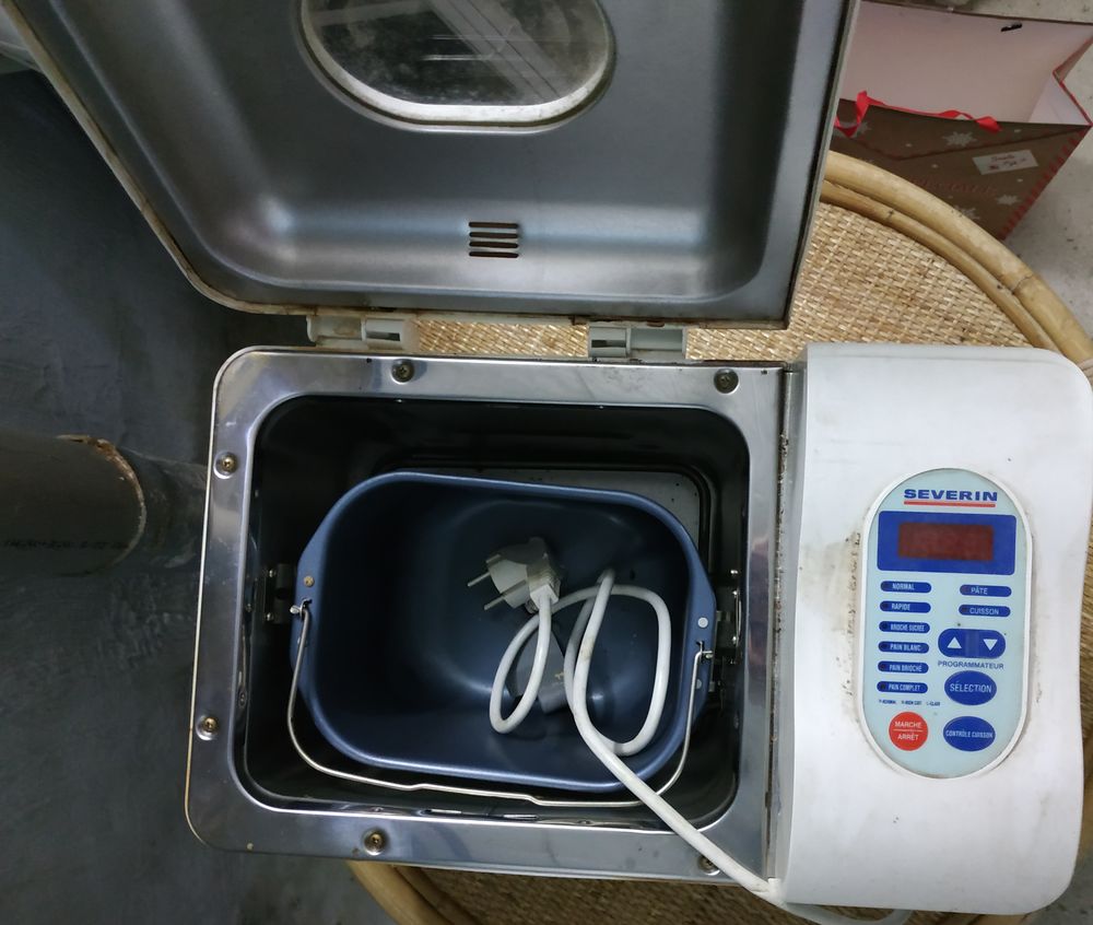 Achetez machine a pain cause occasion, annonce vente à Saint-Vincent-de ...