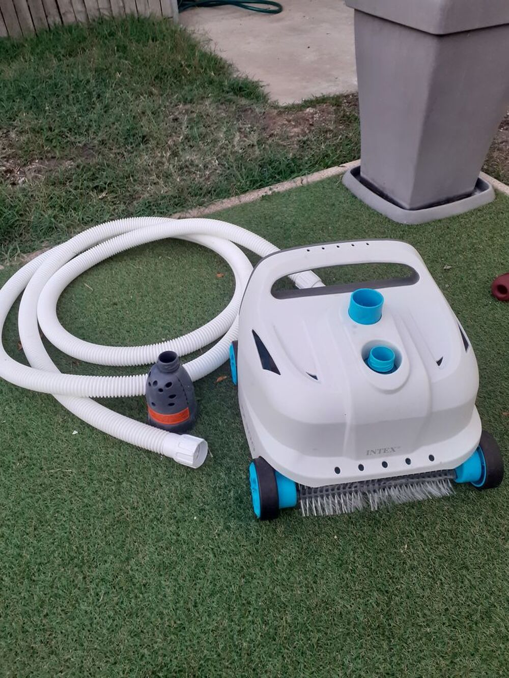 Achetez robot intex zx 300 quasi neuf, annonce vente à Marennes (17 ...