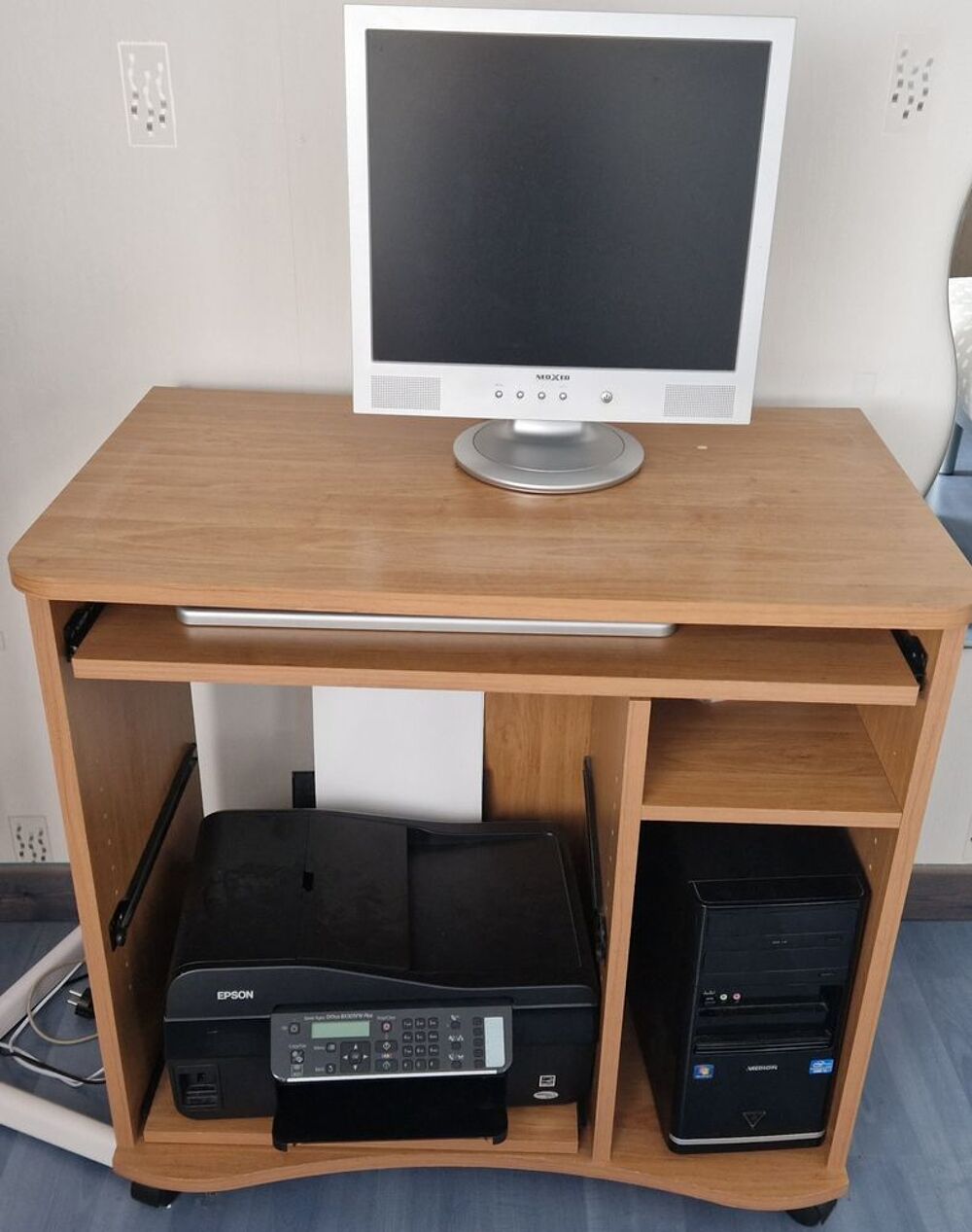 Achetez meuble informatique occasion, annonce vente à Cinq-Mars-la-Pile ...