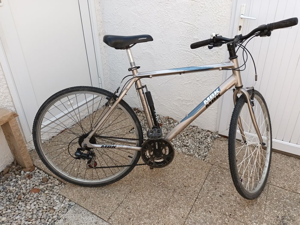 Achetez vélo homme vtc vélo occasion, annonce vente à Château-d'Olonne ...