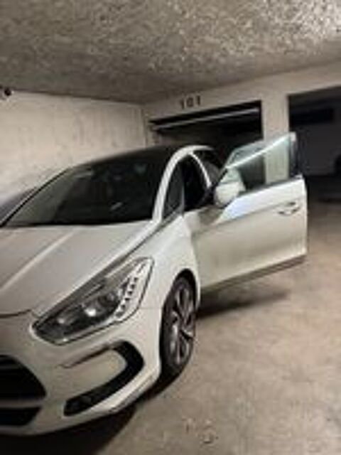 Citroën DS5 BlueHDi 180 Executive A occasion - Diesel - 2014 - 230 000 ...