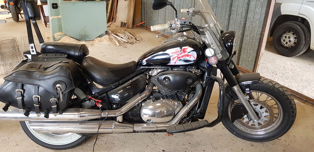 Moto SUZUKI 805 cm3 occasion - Custom - 2003 - Essence 4 temps - 3500 ...