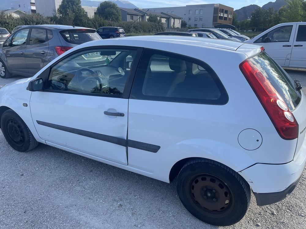 Ford Fiesta 1.25 Duratec Fun occasion - Essence - 2007 - 230 000 km - 1 ...