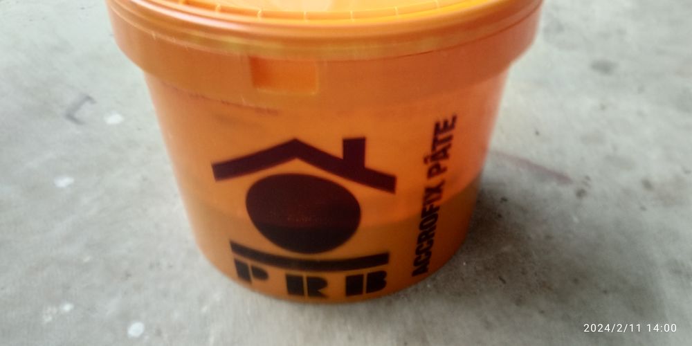 Achetez pâte accrofix quasi neuf, annonce vente à Vic-le-Comte (63 ...