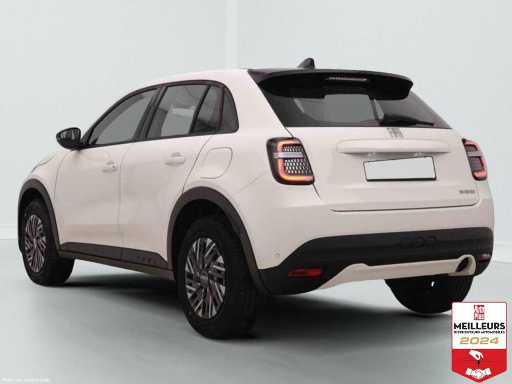 Fiat Fiat 600 1.2T HYBRID 110 DCT POP occasion - Hybride - 2025 - 1 144 km - 25 674 € - Lavau ...