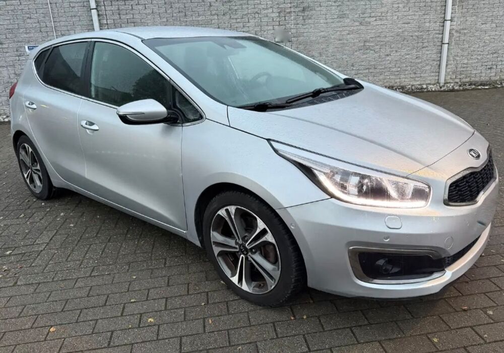 Kia Ceed 1,6 CRDI 136 ISG PREMIUM BV6 CUIR CAMERA occasion - Diesel ...